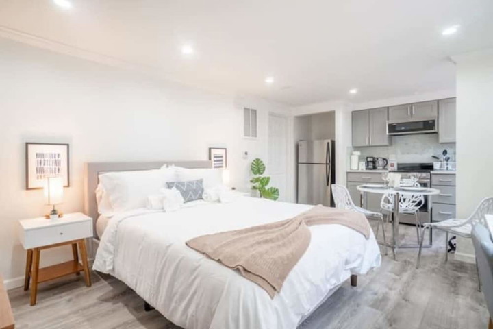 Luxo Stays |Modern Studio| Near Sfo, Westlake Bart - Daly City, CA