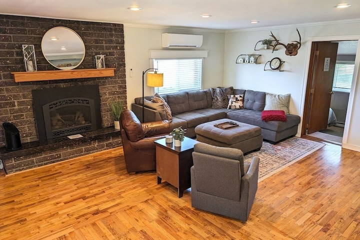 Cozy Pet-friendly Cowboy House - Ellensburg, WA