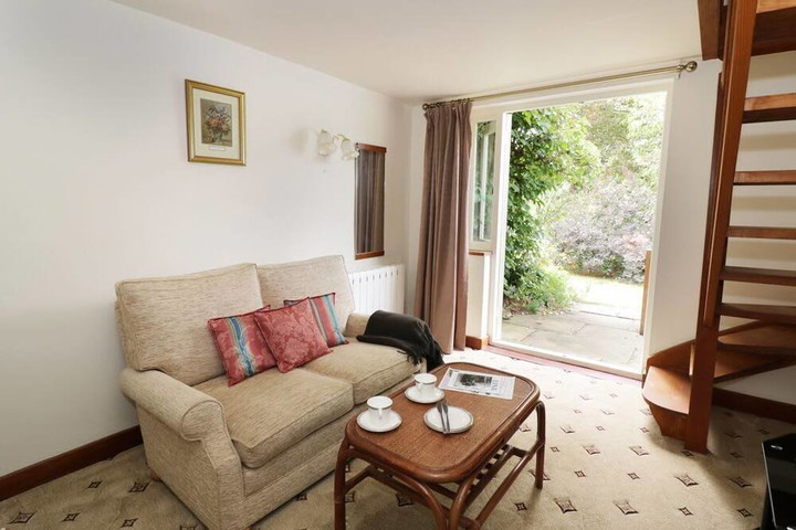 The Cottage: Idyllic Walks Await - Tewkesbury