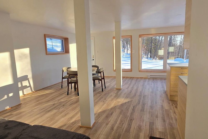 Modern Mountain Retreat With Panoramic Views  2br, Sleeps 6, Ski Or Retreat - Quebec