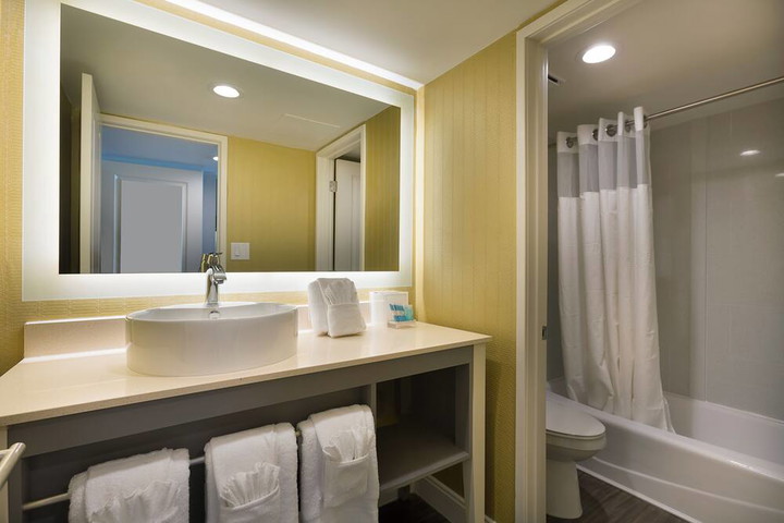 2 Family-friendly Oceanfront Suite L Pools, Lazy River, & Beach Access - Conway, SC