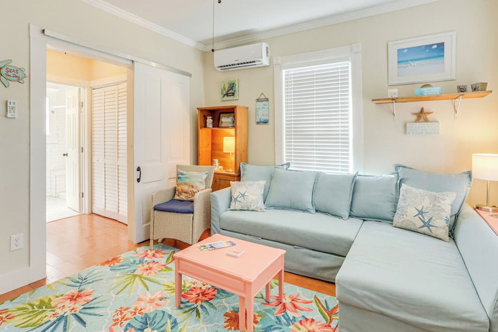 1 Mi To Beach: Colorful Cottage In Galveston! - Galveston