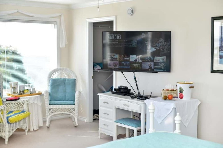 Star Of The Sea Guest House, Sea Forever King Size Bed With Ocean View Balcony! - White Rock