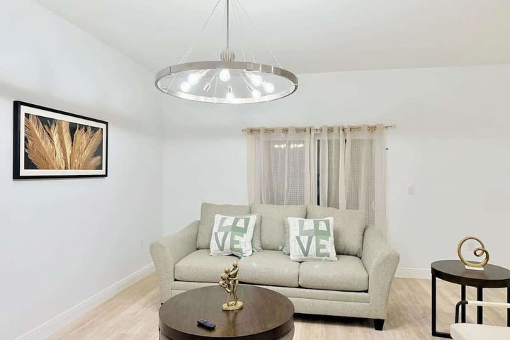 Spacious 4br/2ba Retreat In Port Charlotte - Port Charlotte, FL