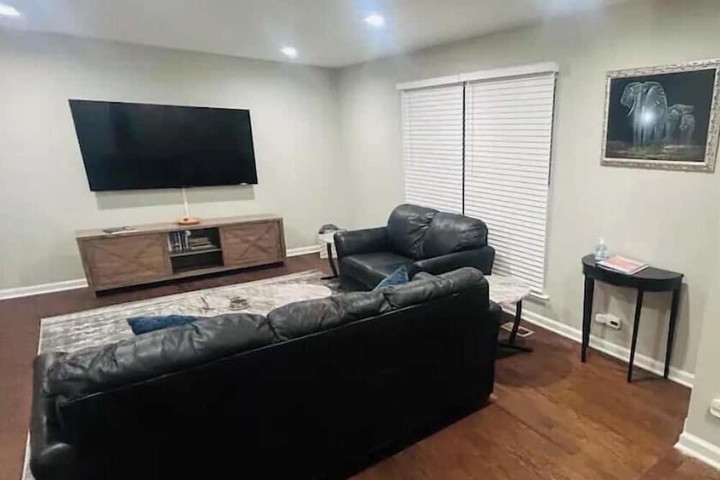 Promo 10% Weekly 15% Monthlyoffcozy Family Retreat: King Beds, Garage, Fast Wifi - Schaumburg, IL