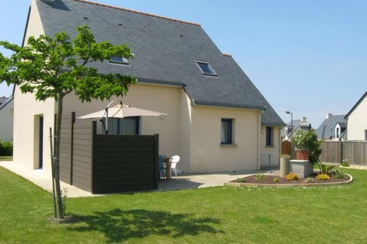 Quiet Cottage Near Beach And Shops In Le Croisic With Garden, Wi-fi, 4 Bedrooms - Le Croisic
