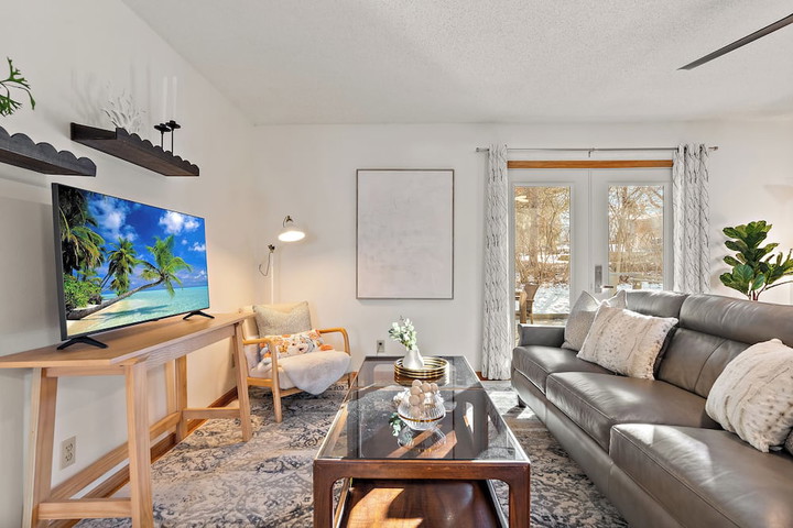 The Pine House: A Cozy Home For You & Yours! - Stillwater, MN