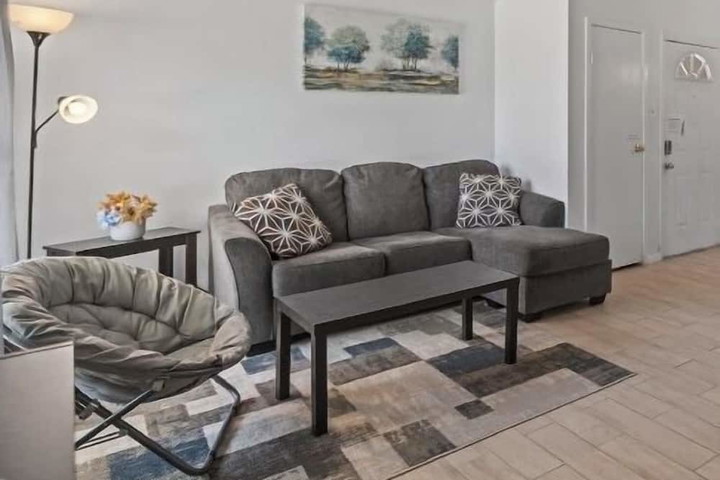 Cozy 2 Bed 1 Bath Home Near Iah - Houston George Bush Airport (IAH)