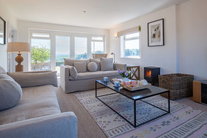 Ridgeway Farmhouse At Ragley Estate, Alcester - Sleeps 8 Guests  In 4 Bedrooms - Evesham