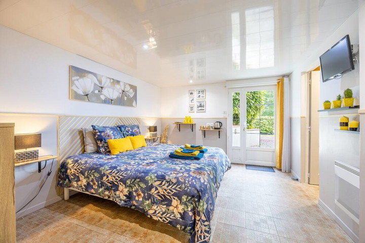 Chambre D'hôtes 'Chambre Hortensias 6min Puy Du Fou' Avec Jardin Commun Et Wi-fi - Les Epesses