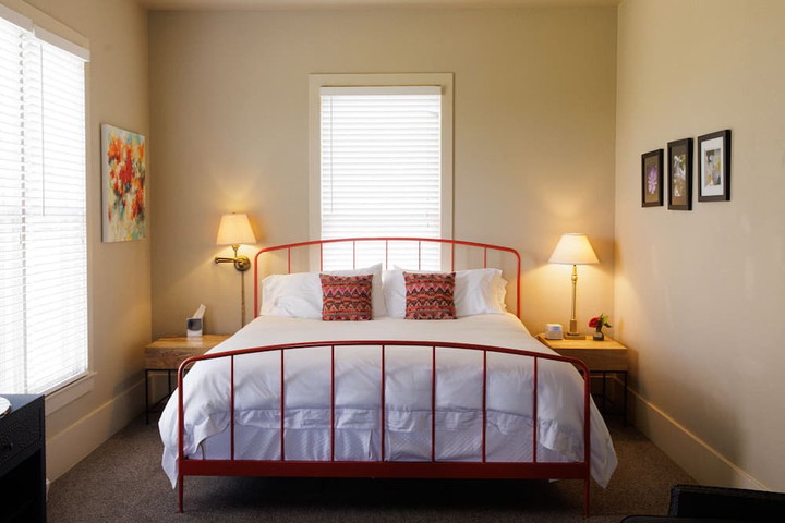 Cute 1 Bedroom Cottage Offering Stunning Views Of The Texas Hill Country. - San Marcos, TX