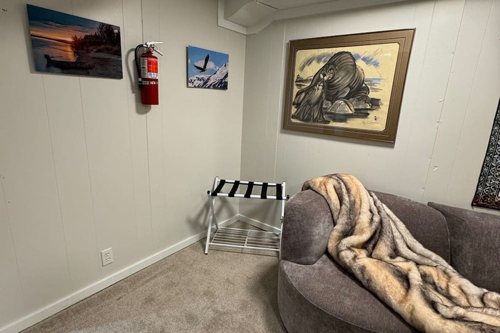 Newly Remodeled Charming Cozy 3-bedroom House In Anchorage With Wifi - Anchorage