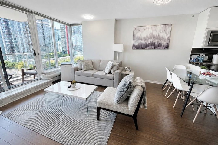 Downtown Vancouver, 1 Bd Room And Den, Pool, Gym, Free Parking, Skytrain, View - Vancouver