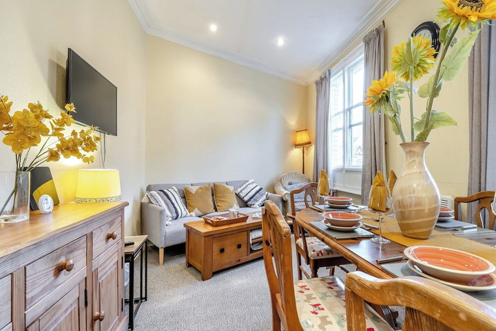 2 Bedroom Accommodation In Whitchurch - Cheshire