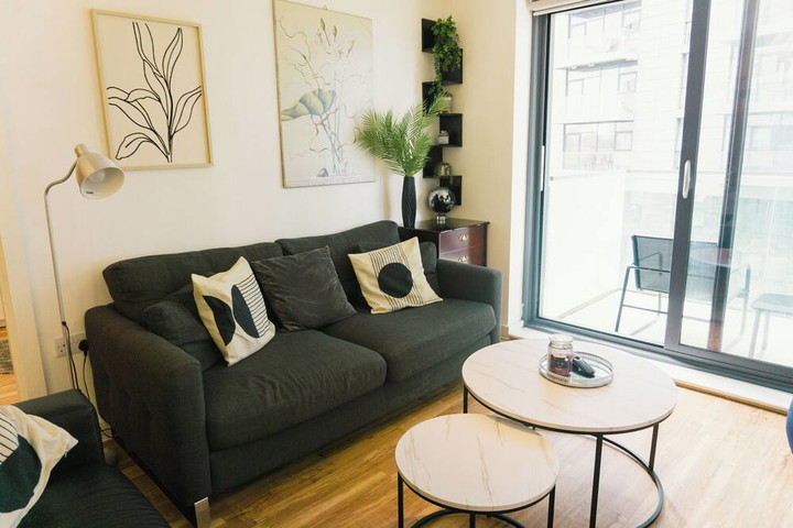 2-bed Waterside Retreat With Gym In The Heart Of Manchester! - Manchester