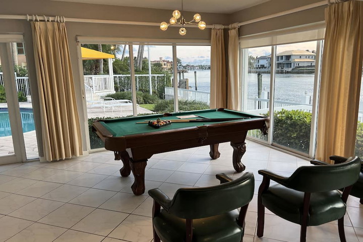 Waterfront-4br+3b Intercoastal,pool,dock,beach,parking - Fort Lauderdale, FL
