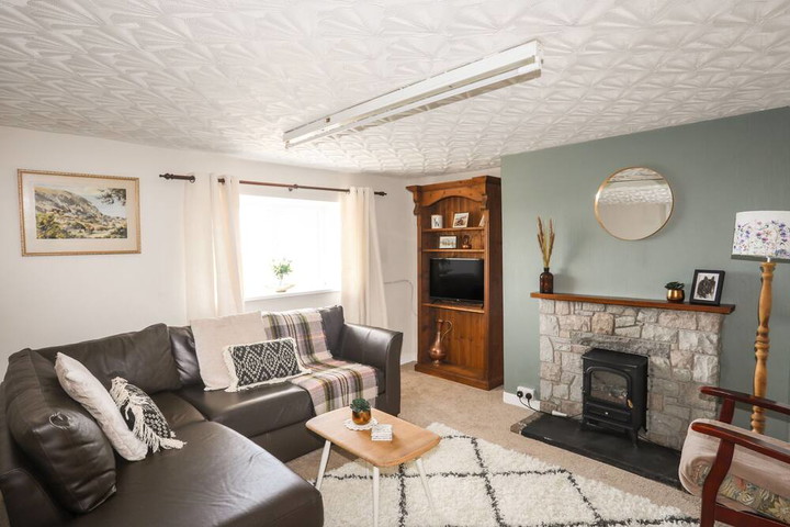 Cwm Ceiliog Annex, Romantic, Character Holiday Cottage In Trefor - North Wales