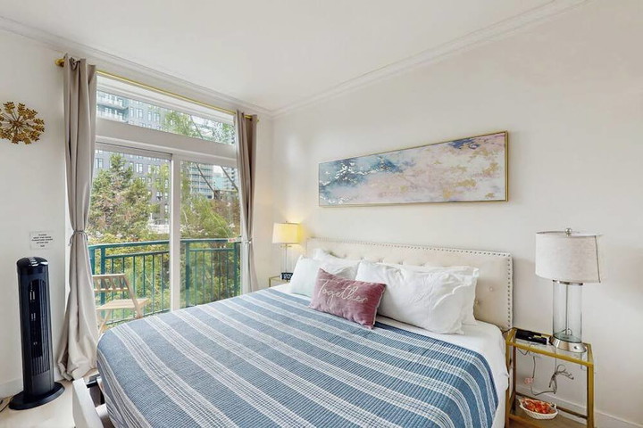 1br Modern Belltown Condo With Free Parking - Kirkland, WA