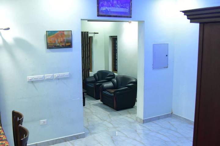 Amazing 4-bedroom House With Ac In Vibrant In Near Kottayam Town - Kottayam