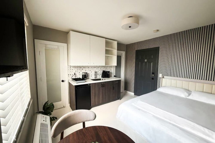 Stylish Newly Renovated Boutique 102walk To Beach - Miami Beach, FL