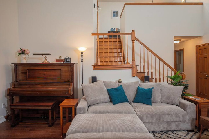 Spacious 5-bedroom House Near Saratoga Racetrack, Spac, Six Flags - Pet Friendly - Saratoga Springs, NY
