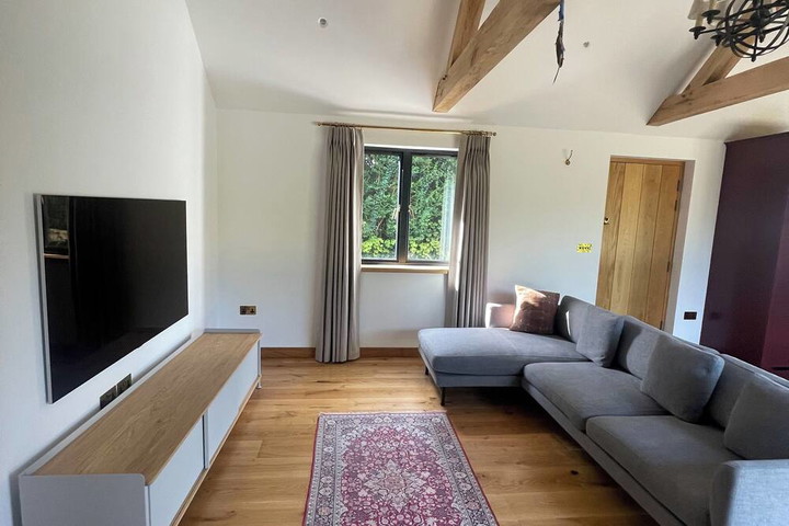 Beautiful Re-imagined Country Chapel In Peaceful Hamlet - Sevenoaks