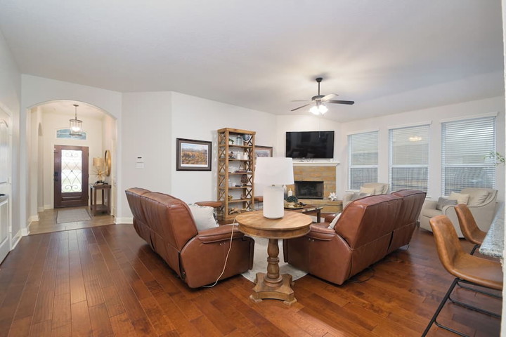 Limestone Ranch House-4 Bedroom 3 Bath House - Natural Bridge Wildlife Ranch