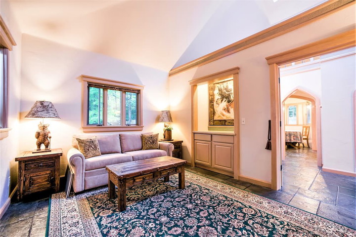 'The Castle Cottage' Overlooking Lake George! - Bolton Landing, NY