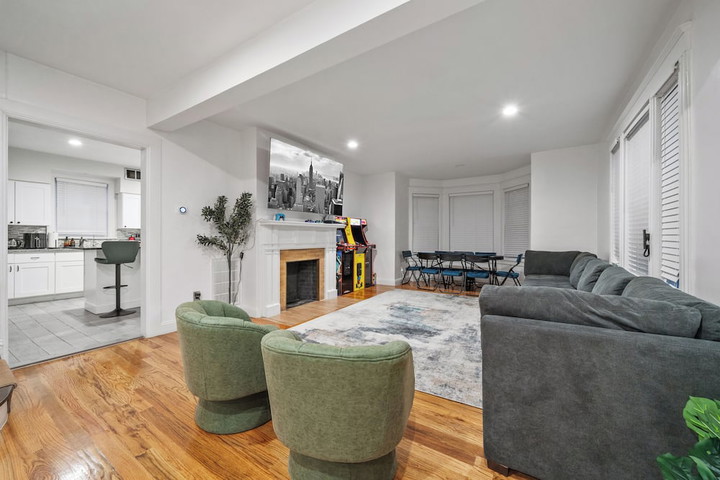 Huge House: Best Location W/ 7-car Parking & Just 4 Min To Ewr & Nyc! - ニューアーク, NJ