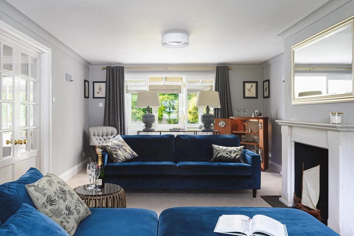 Sea Mist House - Six Bedroom Villa, Sleeps 14 - St Austell