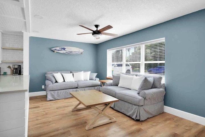 3 Blocks To Beach: Beachside Escape Coastal Oasis - Neptune Beach, FL