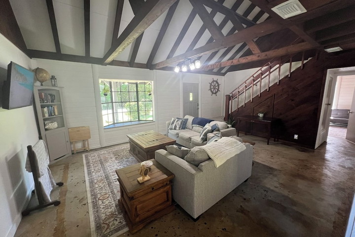 Newly Renovated Coastal Escape - Golf, Fishing, Dining Nearby - Mississippi