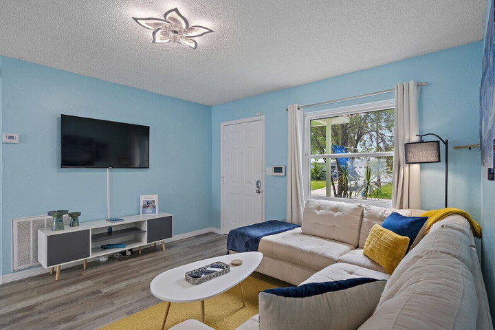 Sunny Days & Starry Nights | Fenced Yard For Pets - Pinellas Park, FL