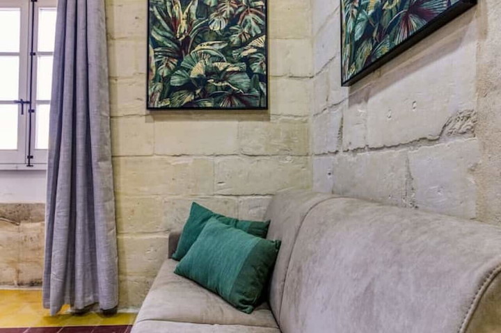 Traditional 1br Home In Charming Town Of Bormla - Malta