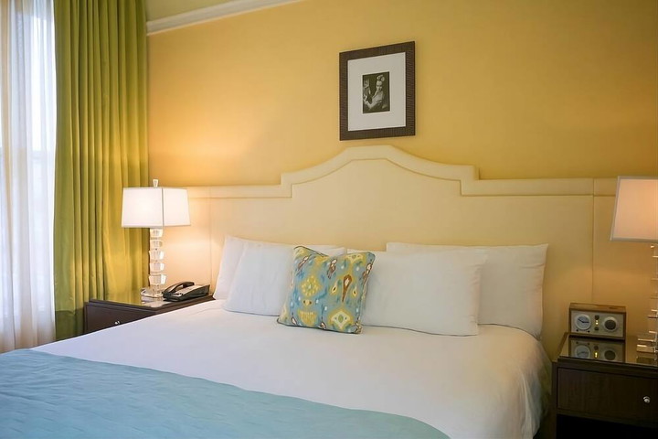 Relax In Style At A Boutique Hotel With Signature Amenities, Pet Friendly! - Portland, OR