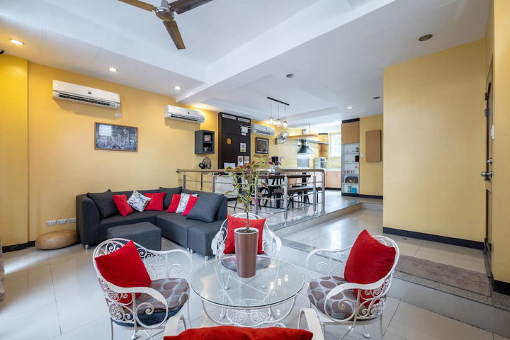 Herradura Uno- 6br W/pool, Jacuzzi, Wifi, Free Parking, Gym, Basketball Court - Marikina