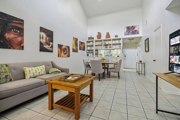 Jesus Themed Condo Near Lsu Stadium - Baton Rouge, LA