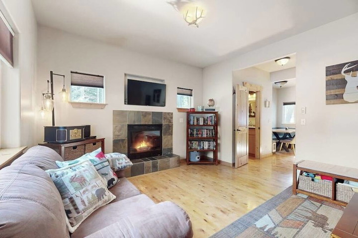 3br Mountain Views - Hot Tub - Fireplace - Roslyn, WA