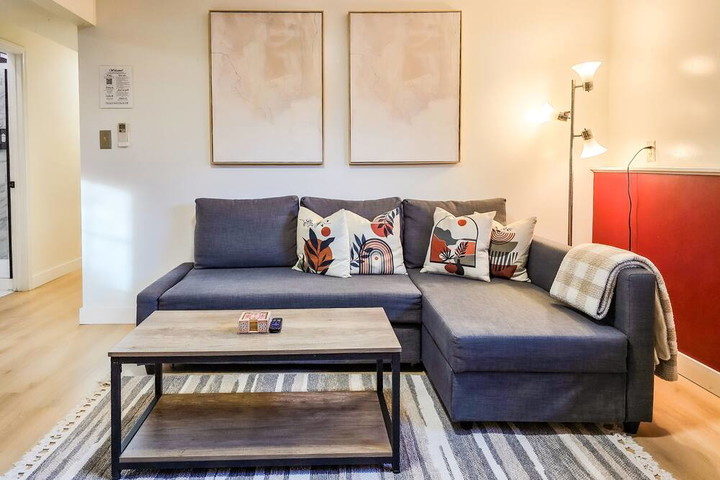 Private Guest Suite With Full Kitchen & Laundry - Kirkland, WA