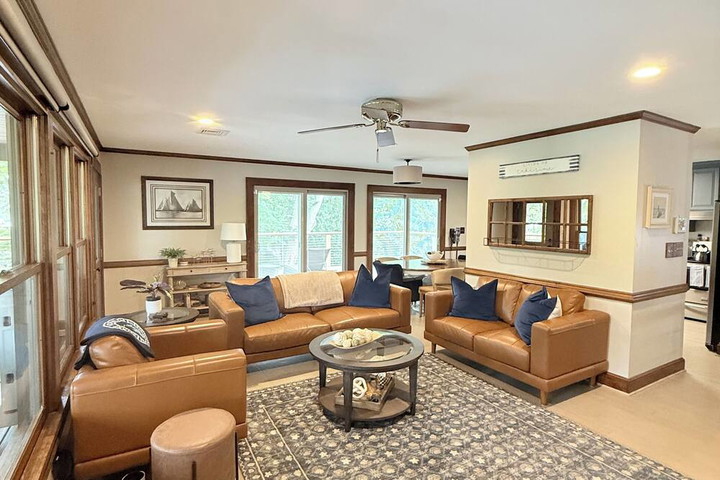 Lakefront Paradise-sleeps 12, Pet-friendly, Dock, Kayaks, Seasonal Hot Tub - Lake Norman, NC