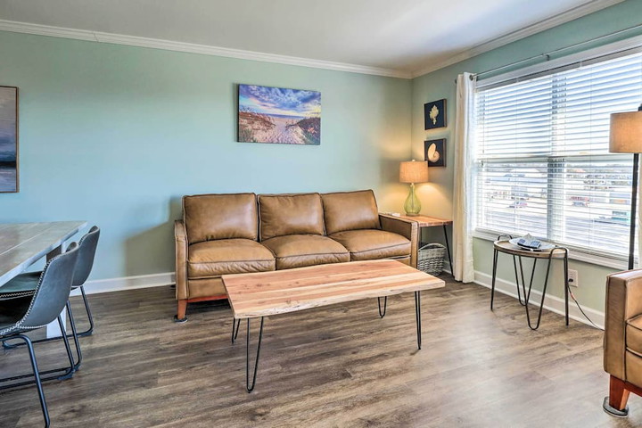 Oak Island Condo - Walk To The Beach! - Oak Island, NC