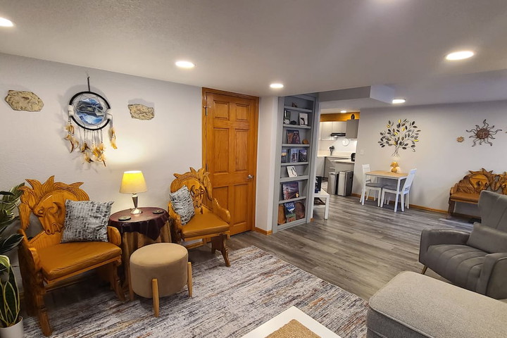 Coconut Grove, Colorado Renovated, Pet-friendly, 1-bedroom, 1-bath, Lower-level - Loveland, CO