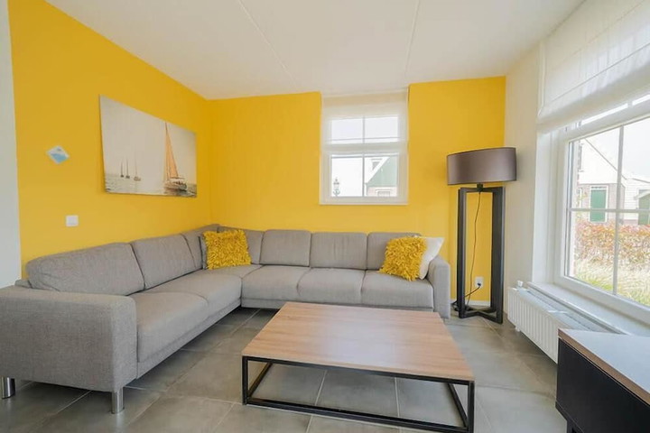 Bungalow With 4 Bedrooms, 2 Bathrooms And A Terrace - Purmerend