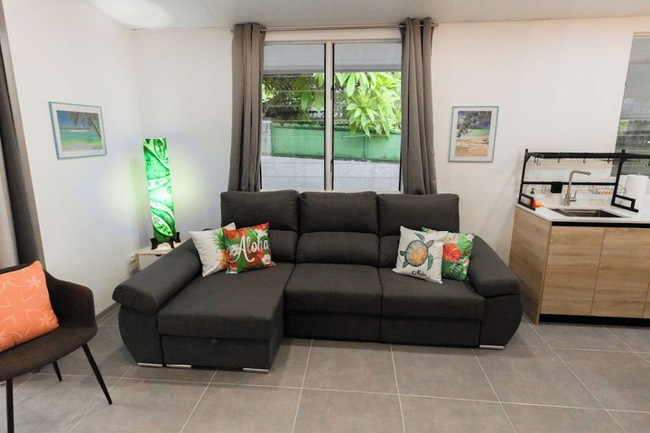 White Sand Beach & Lagoonfront Home, Full Ac, Moorea Sunsets, Punaauia Tahiti - Tahití