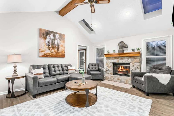 Near Legends_sleeps 8_great Location_shops - Shawnee, KS
