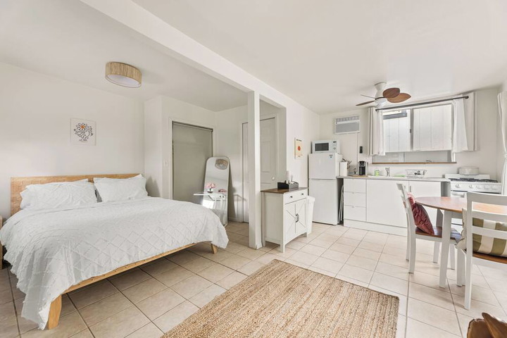 Quiet Guest Suite W/ Private Entry + Garden In Central La - Los Ángeles