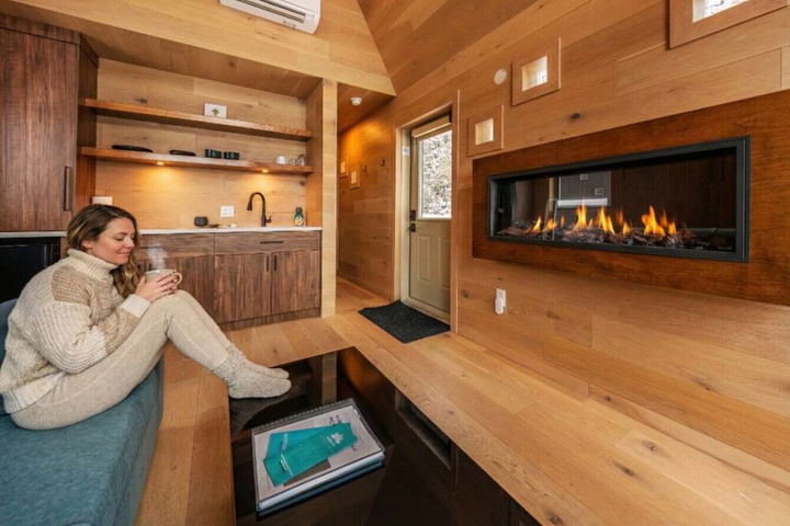 Jolie Vie Wellness Retreat - Wood Tiny Home #5 - New Brunswick