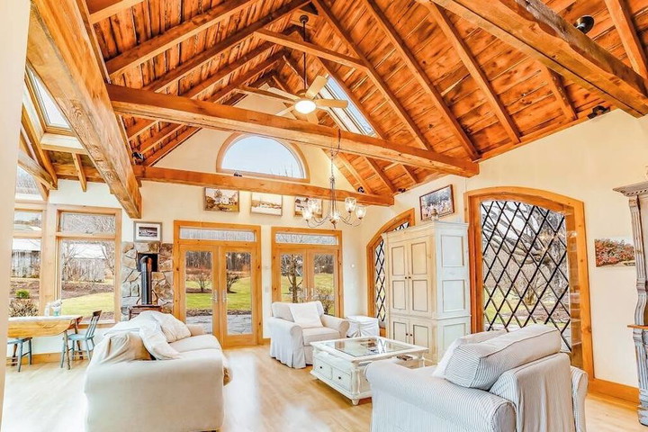 Beautiful, Rustic Home W/ On-site Playground, Deck, Patio, Grill, And Fireplace - ミドルベリ, VT
