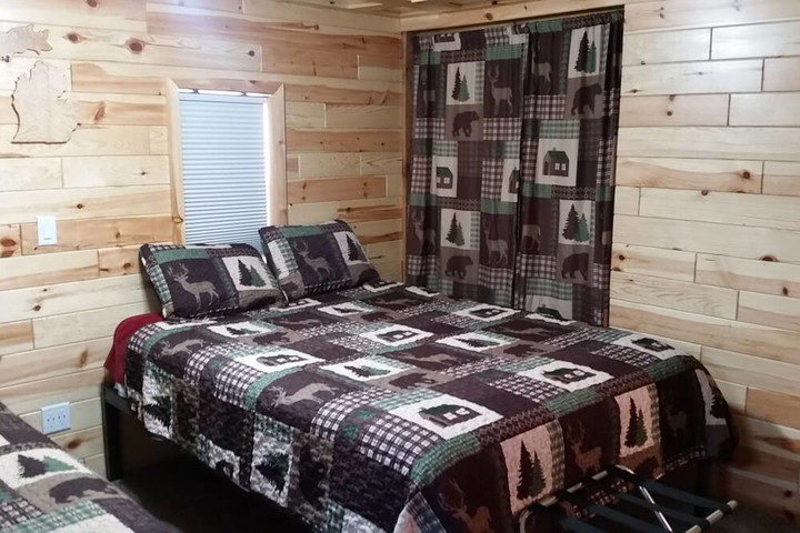 Cabin #1-new, Affordable, Year Round Lodging Near Pictured Rocks & Tahquamenon! - Michigan