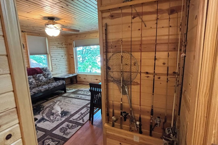 Cozy Lakeside Cabin, Gorgeous View, Relaxing Sauna, Fenced Yard For Dogs! - Mora, MN
